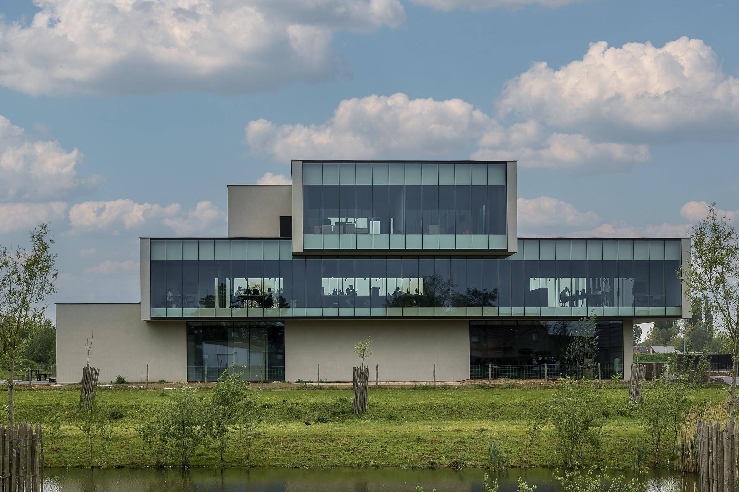 Sunday | Group Ceyssens